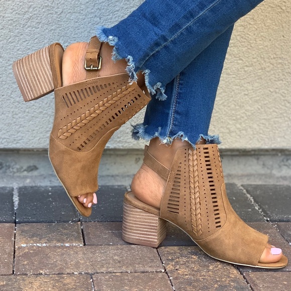 Urban Outfitters | Shoes | Whiskey Perforated Woven Peep Toe Slingback ...